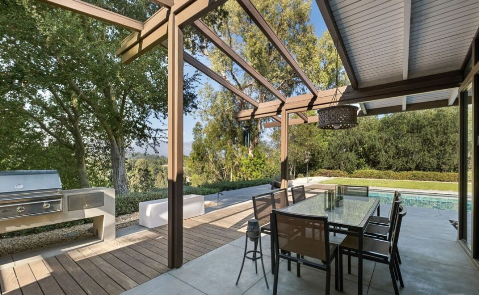 PASADENA BUFF AND HENSMAN THE SALTMAN RESIDENCE — Modern Living LA