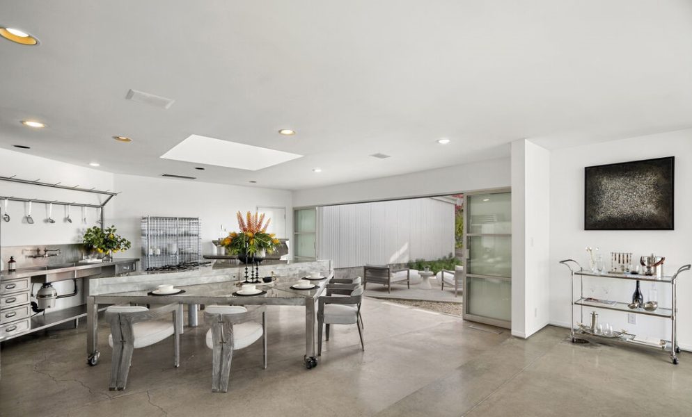 HOLLYWOOD HILLS BY CELEBRITY ARCHITECT BRIAN MURPHY — Modern Living LA