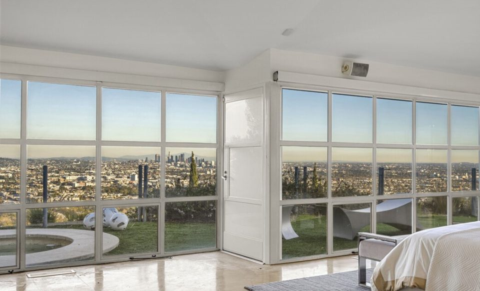 HOLLYWOOD HILLS BY CELEBRITY ARCHITECT BRIAN MURPHY — Modern Living LA