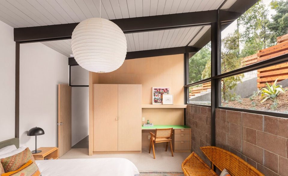 CRESTWOOD HILLS THE HART RESIDENCE - A. QUINCY JONES AND WHITNEY R ...