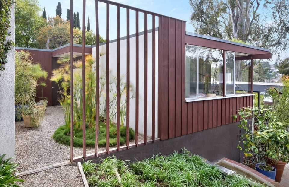 SILVERLAKE RICHARD NEUTRA OHARA HOUSE — Modern Living LA
