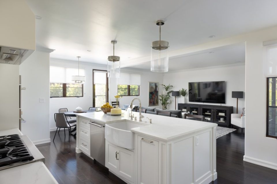 SPANISH COLONIAL REVIVAL HOME LOCATED IN PRIME MIRACLE MILE HPOZ ...